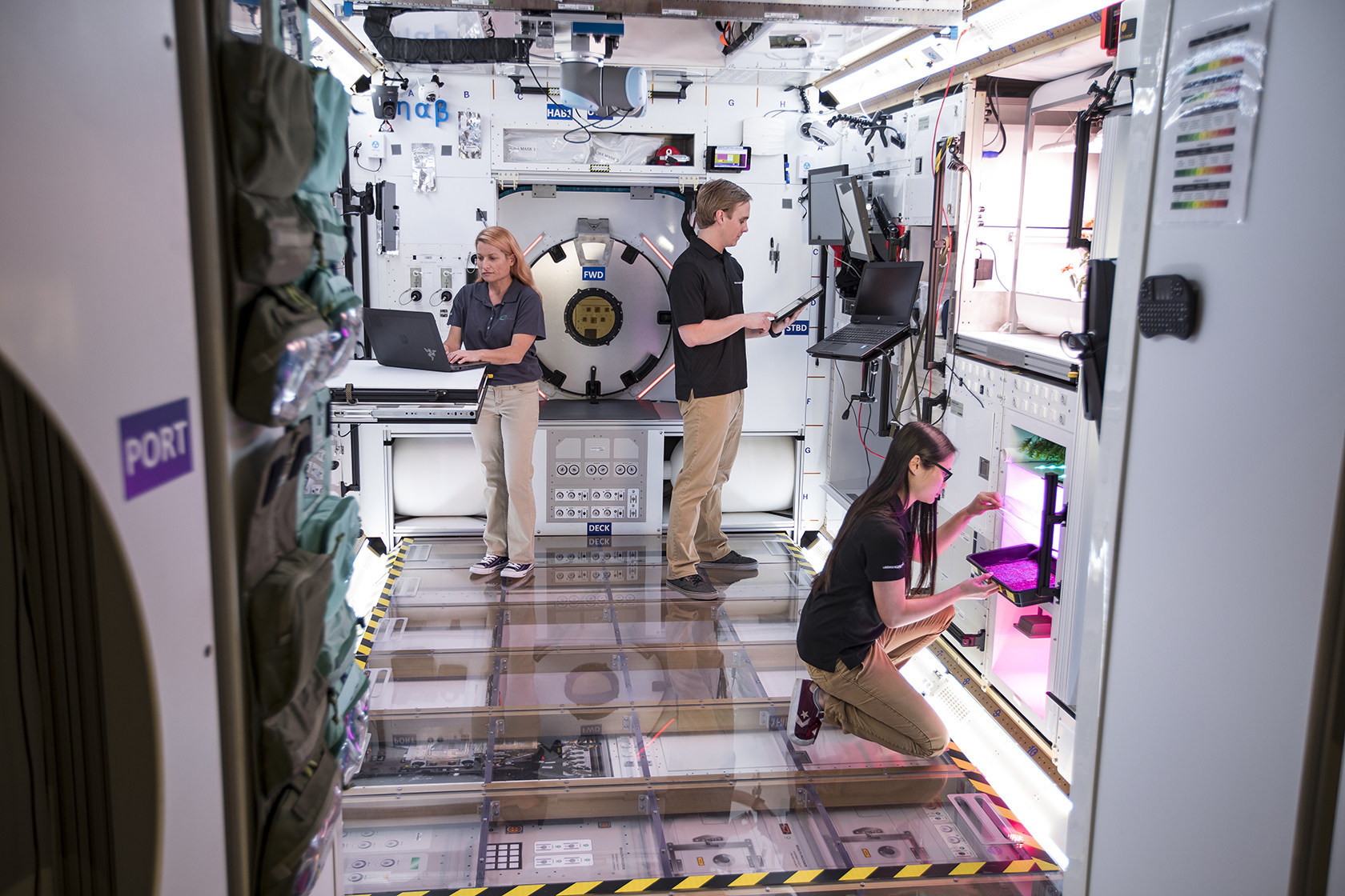 Returning Astronauts to the Moon: Lockheed Martin Finalizes Full-Scale ...